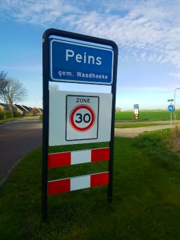 Solve Peins Fryslân Netherlands jigsaw puzzle online with 12 pieces