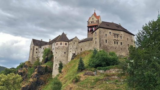 Solve Hrad Loket jigsaw puzzle online with 40 pieces