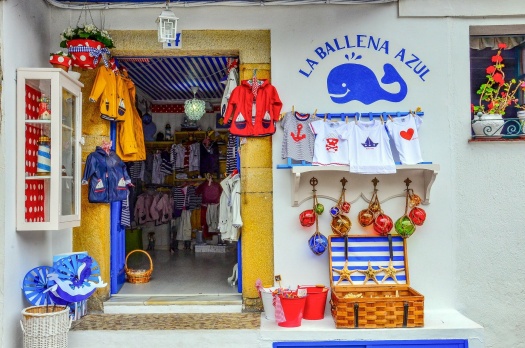 Solve clothes store, Spain jigsaw puzzle online with 600 pieces