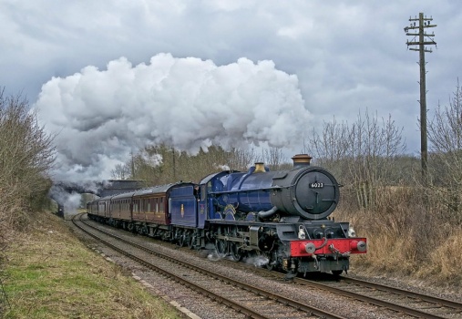 Solve GWR 'King' Class 4-6-0 6023 King Edward II. jigsaw puzzle online with 247 pieces