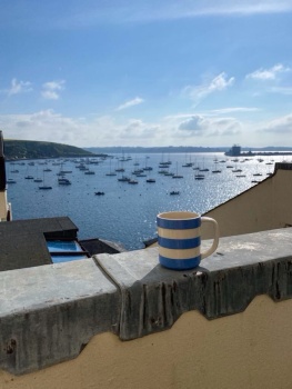 Solve Overlooking Falmouth Harbour jigsaw puzzle online with 35 pieces