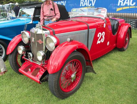 Solve MG "NA" Magnette - 1934 jigsaw puzzle online with 221 pieces