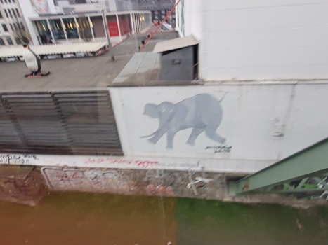 Solve Wandbild von Elefant Tuffi an der Wupper in Wuppertal jigsaw ...