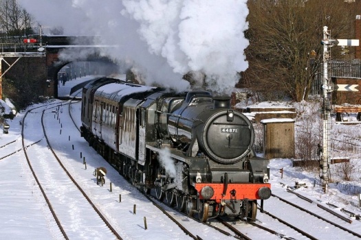Solve LMS Stanier Class 5MT 4-6-0 44871 at Castleton East Junction ...