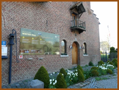 Solve Het Pachthof, Borlo, België jigsaw puzzle online with 20 pieces