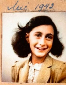 Solve Anne Frank in color jigsaw puzzle online with 80 pieces