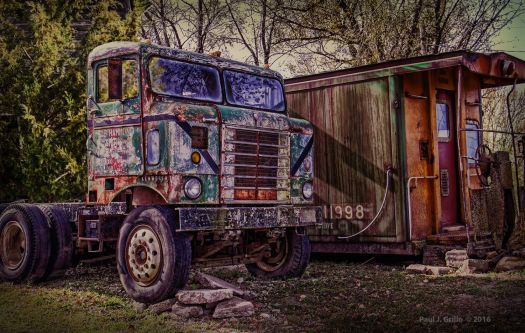 Solve cab & caboose jigsaw puzzle online with 60 pieces