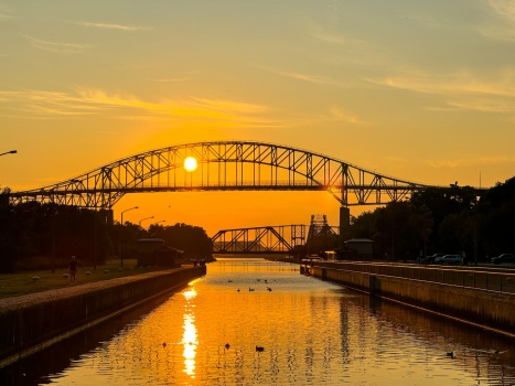 Solve International Bridge over the Sault Locks jigsaw puzzle online ...