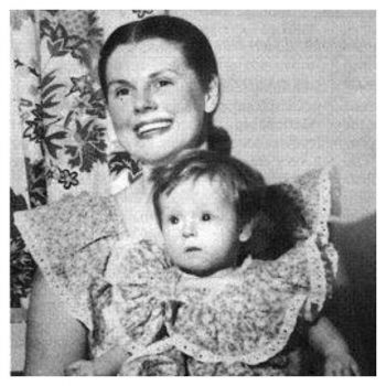 Solve WHO IS THAT BABY jigsaw puzzle online with 36 pieces