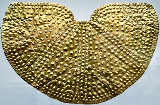 Solve A Thracian gold pectoral. From a king's tomb at Dalboki, Bulgaria ...
