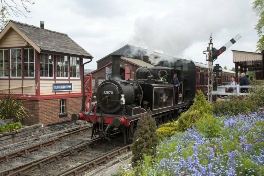 Solve LB&SCR A1X “Terrier” Class 0-6-0T 32670 at Tenterden Town. jigsaw ...