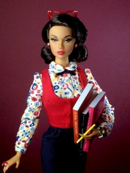 Solve Librarian Barbie jigsaw puzzle online with 374 pieces